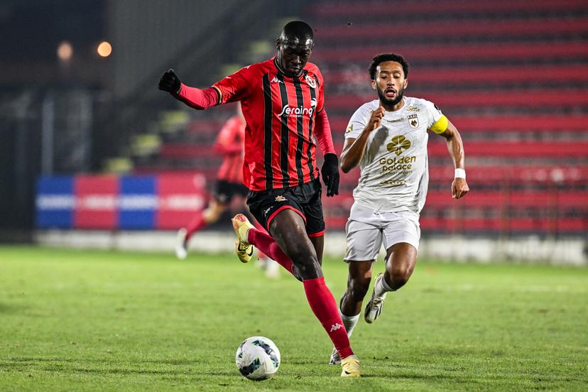 Jupiler Pro League - La Louvière versterkt zich met Pape Moussa Fall en ...